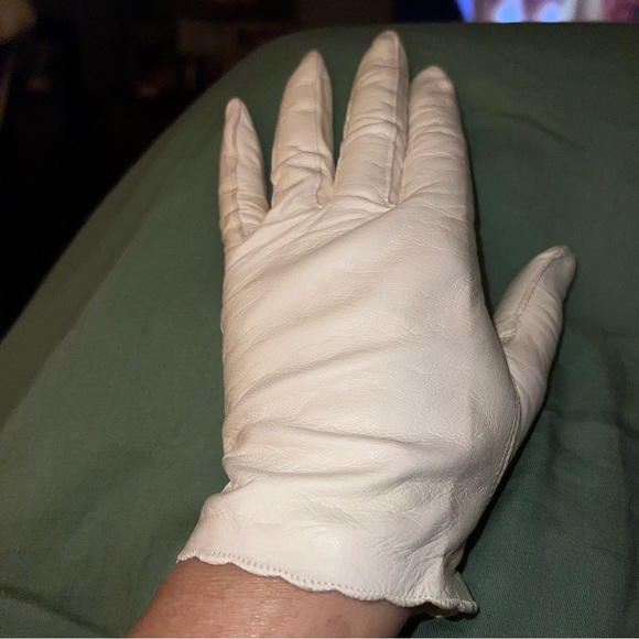 Grandoe | Accessories | Grandoe Vintage Cream Leather Gloves In ...